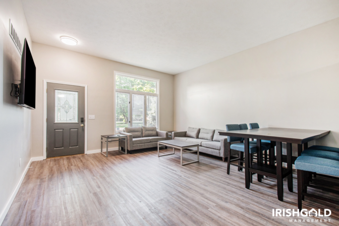18205 Dunn Rd - Irish Gold Off-Campus Student Housing